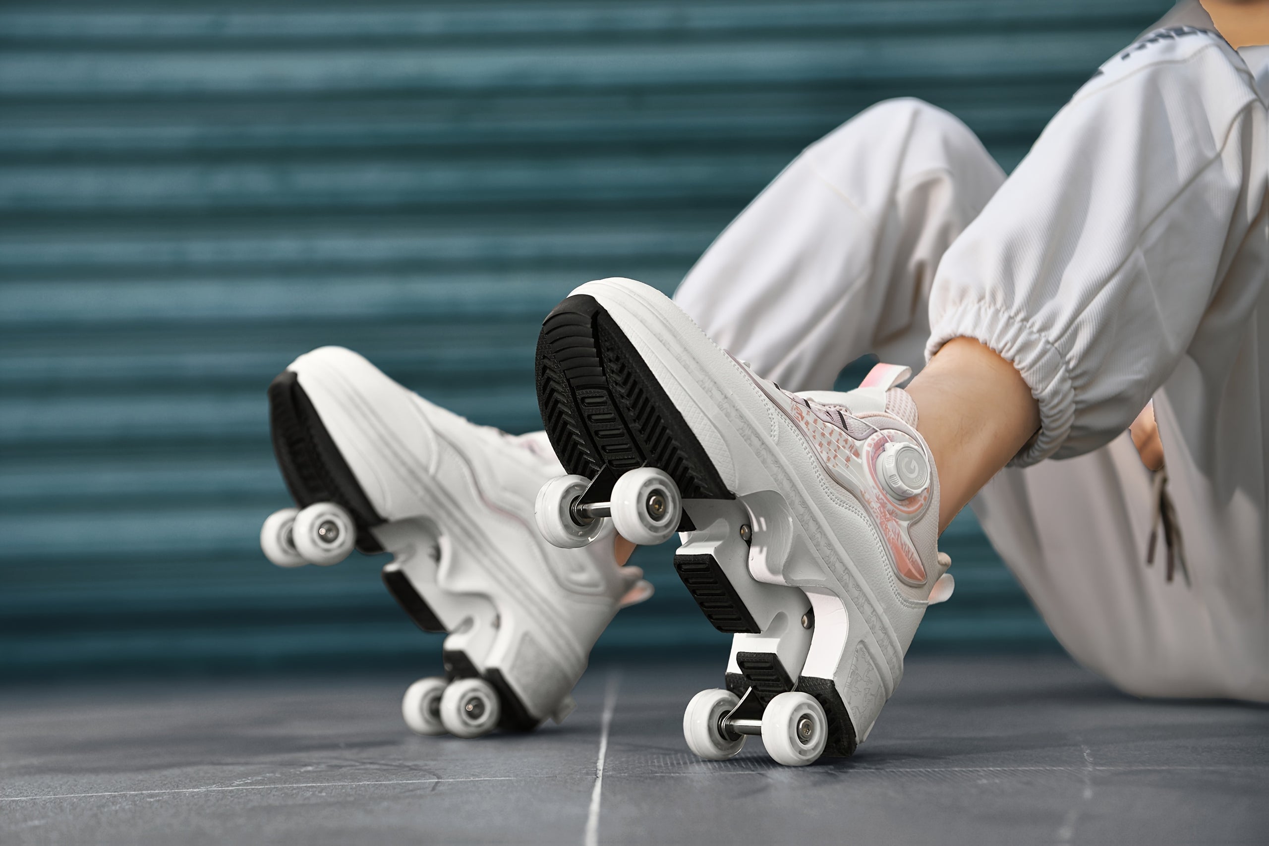 HighPeak Transformable Skate Shoes – 2-in-1 Walkable Four-Wheel Shoes